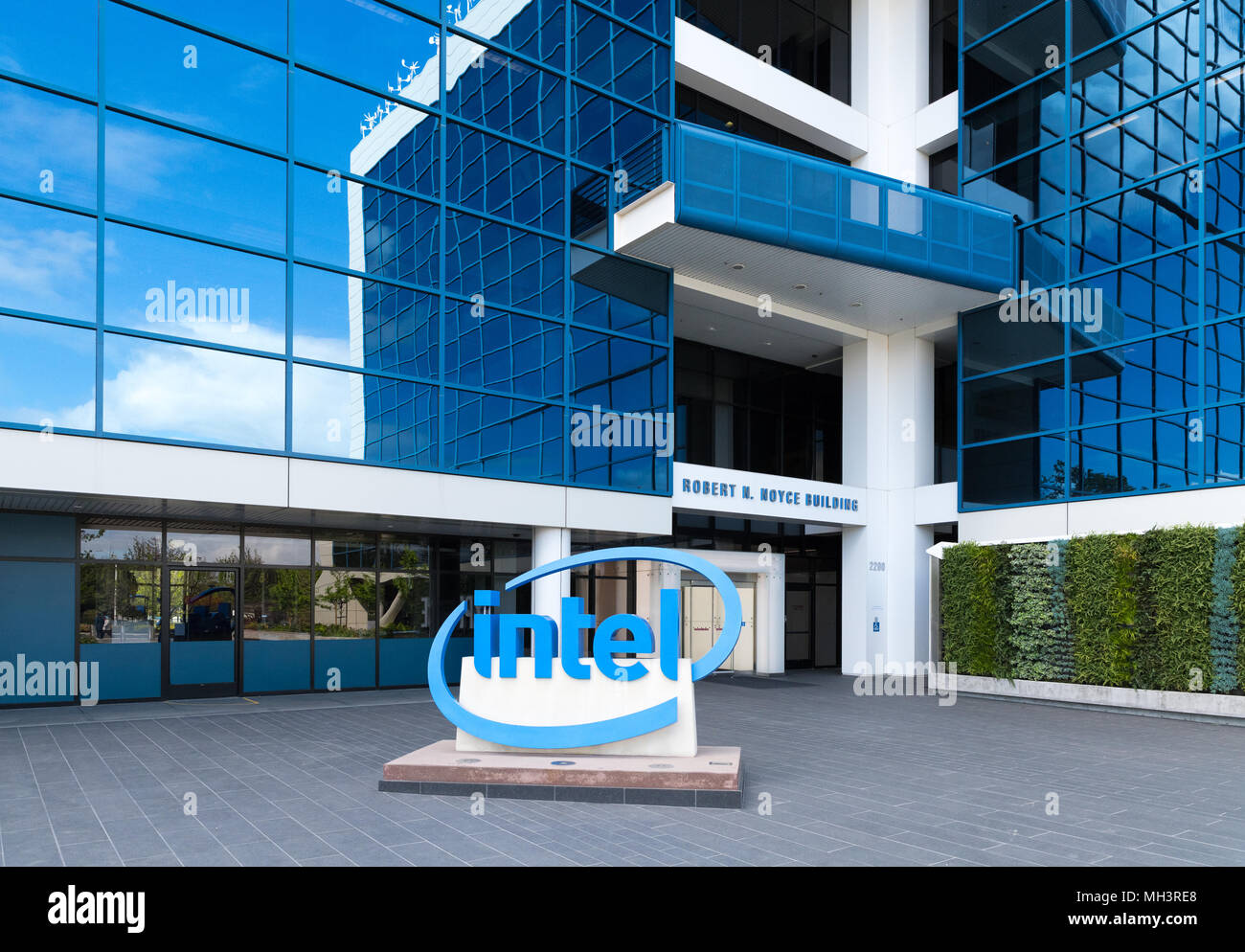 The headquarters of intel hi-res stock photography and images - Alamy