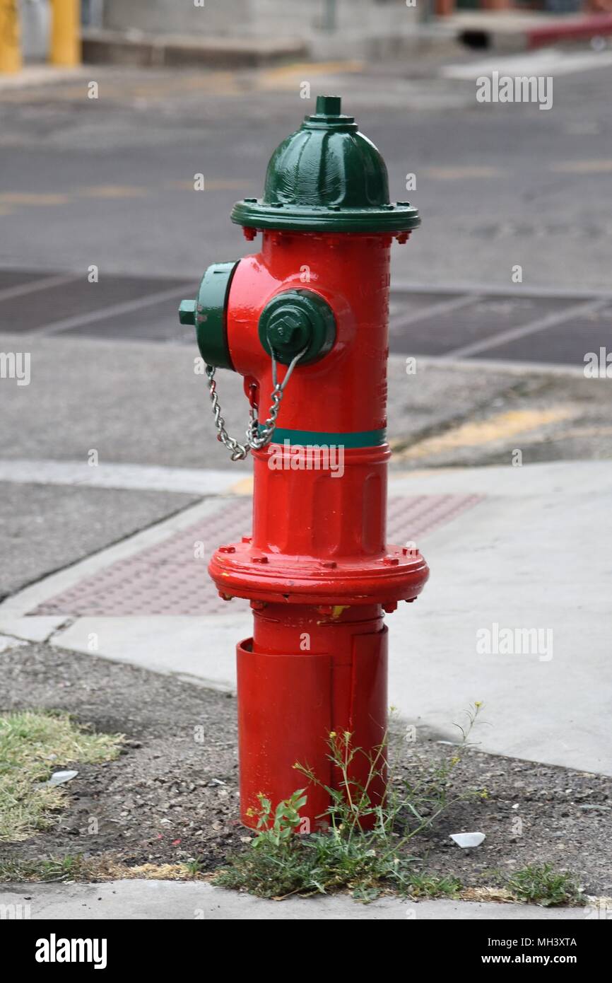 Fire plug hi-res stock photography and images - Alamy