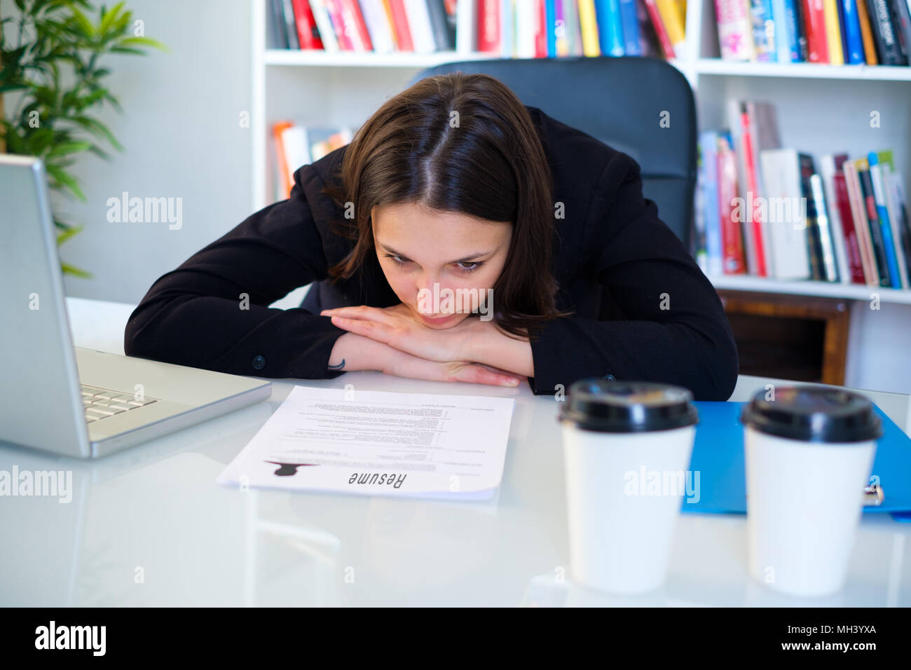 Cv writing hi-res stock photography and images - Alamy