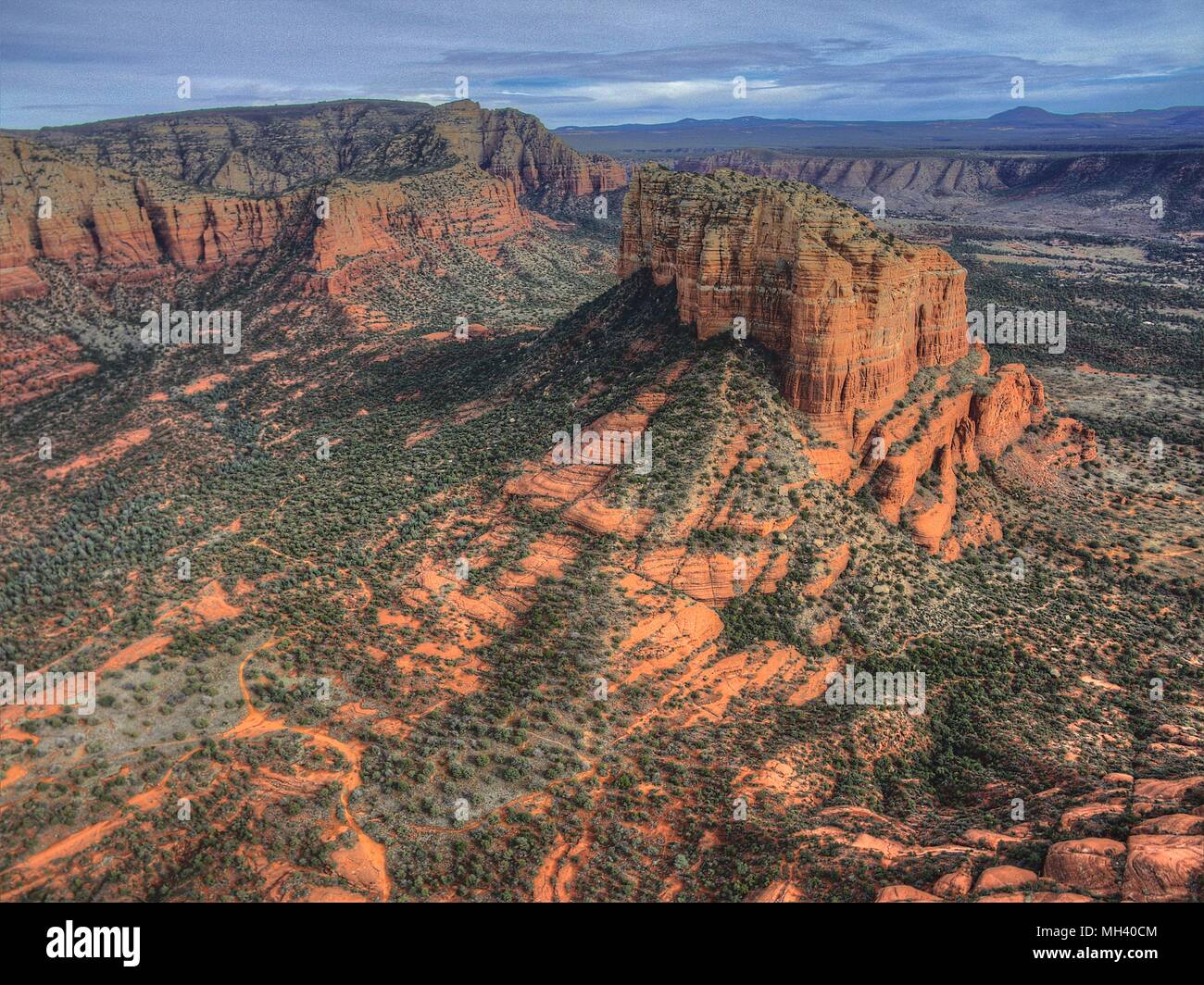 Sedona, Arizona has beautiful orange rocks and pillars in the desert ...