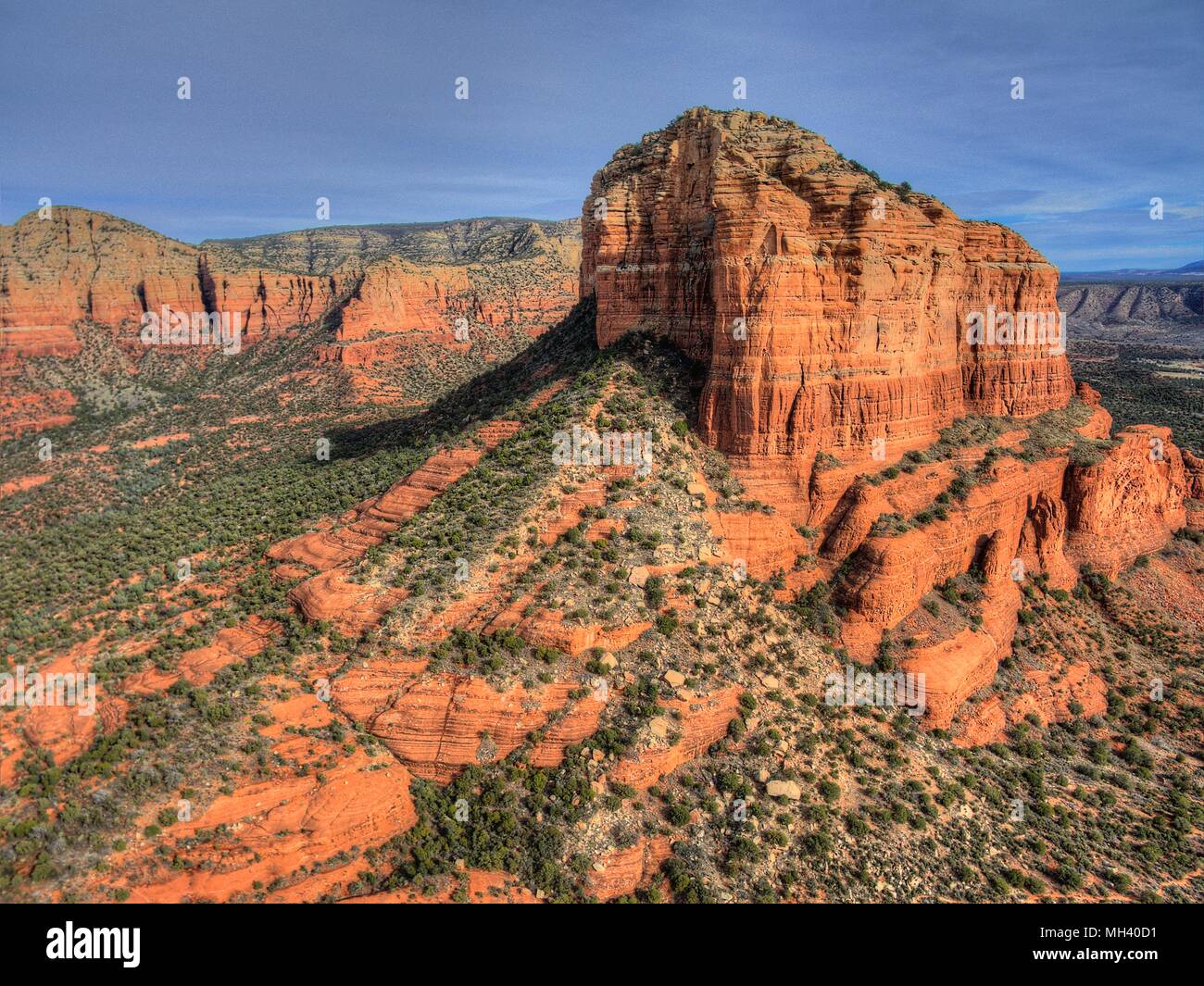 Sedona, Arizona has beautiful orange rocks and pillars in the desert ...