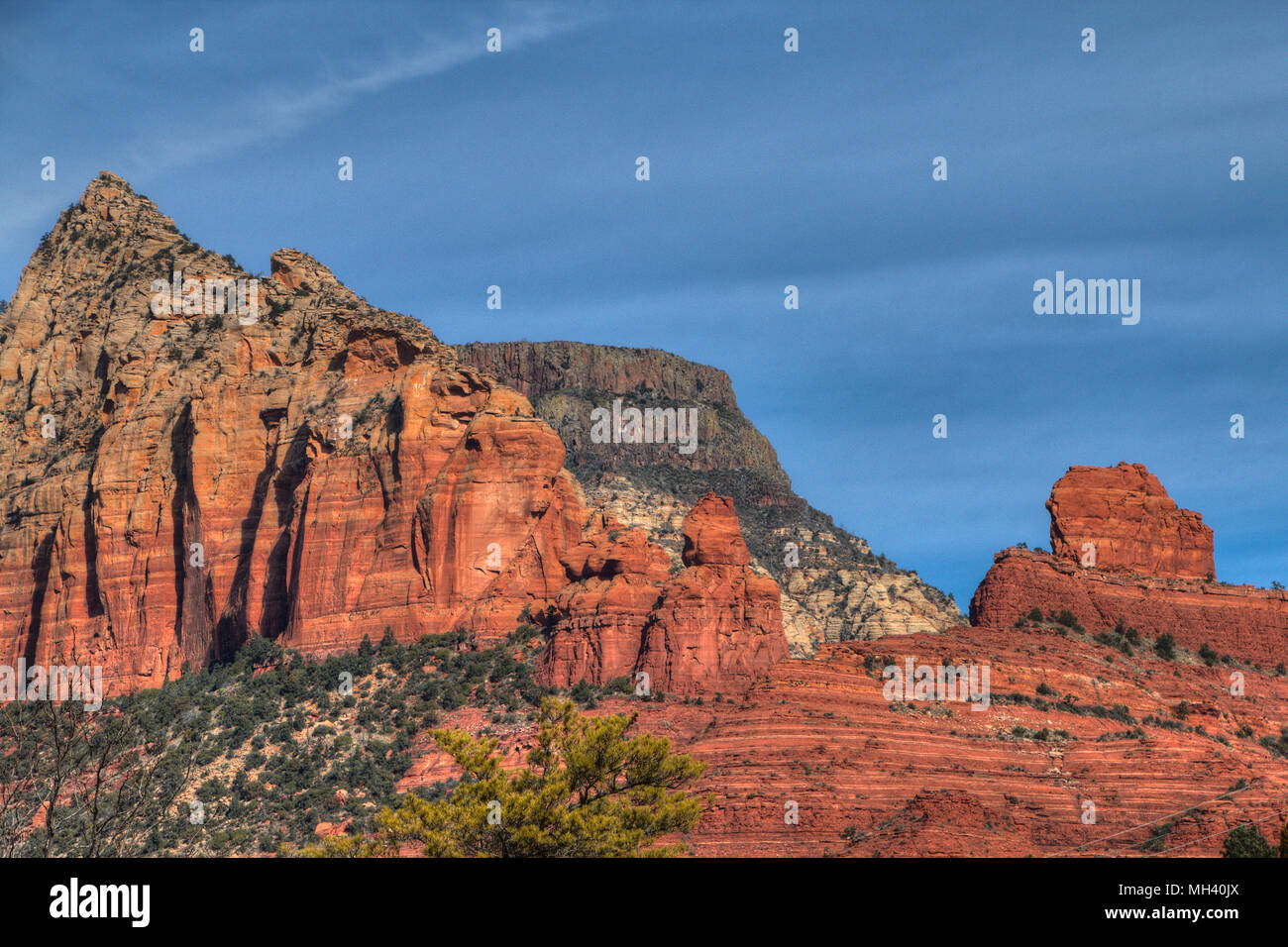Sedona, Arizona has beautiful orange rocks and pillars in the desert ...