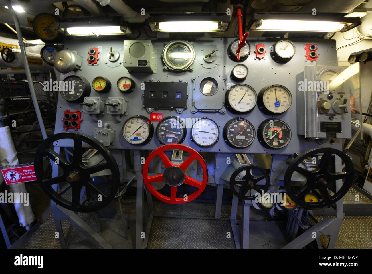 Uss laffey hi-res stock photography and images - Alamy