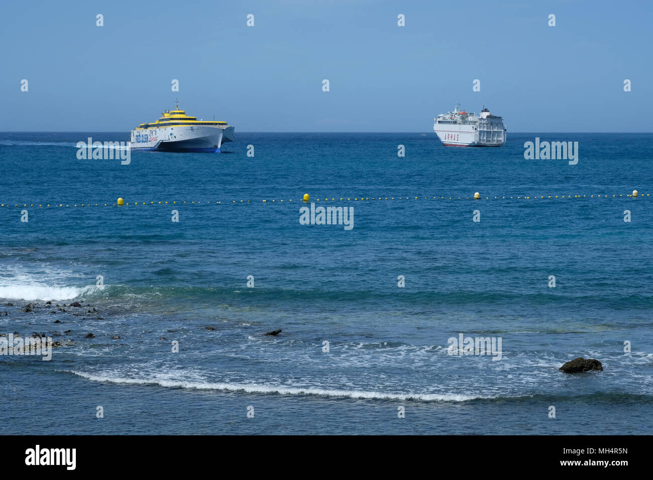 Terminal de ferries de ferry hi-res stock photography and images - Alamy