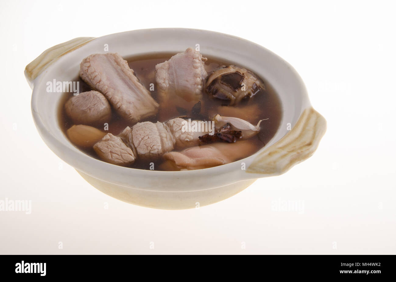 ba kut teh. Malaysian stew of pork and herbal soup Stock Photo - Alamy