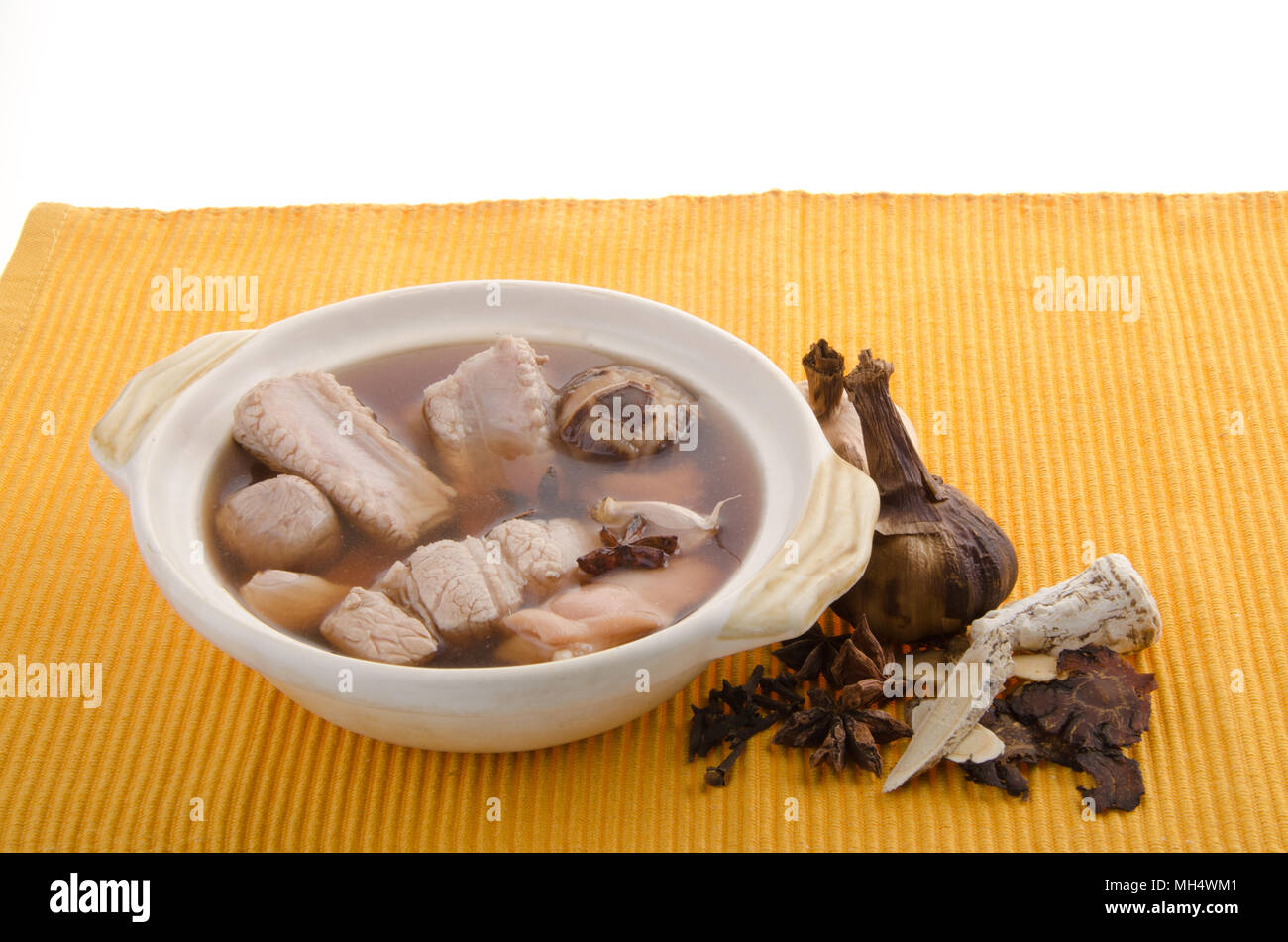 ba kut teh. Malaysian stew of pork and herbal soup Stock Photo - Alamy