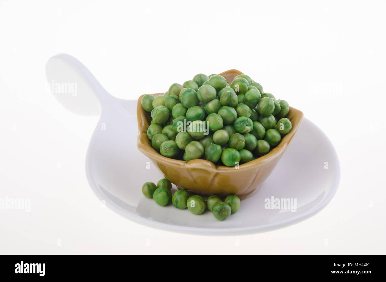 Green peas on the palm hi-res stock photography and images - Alamy