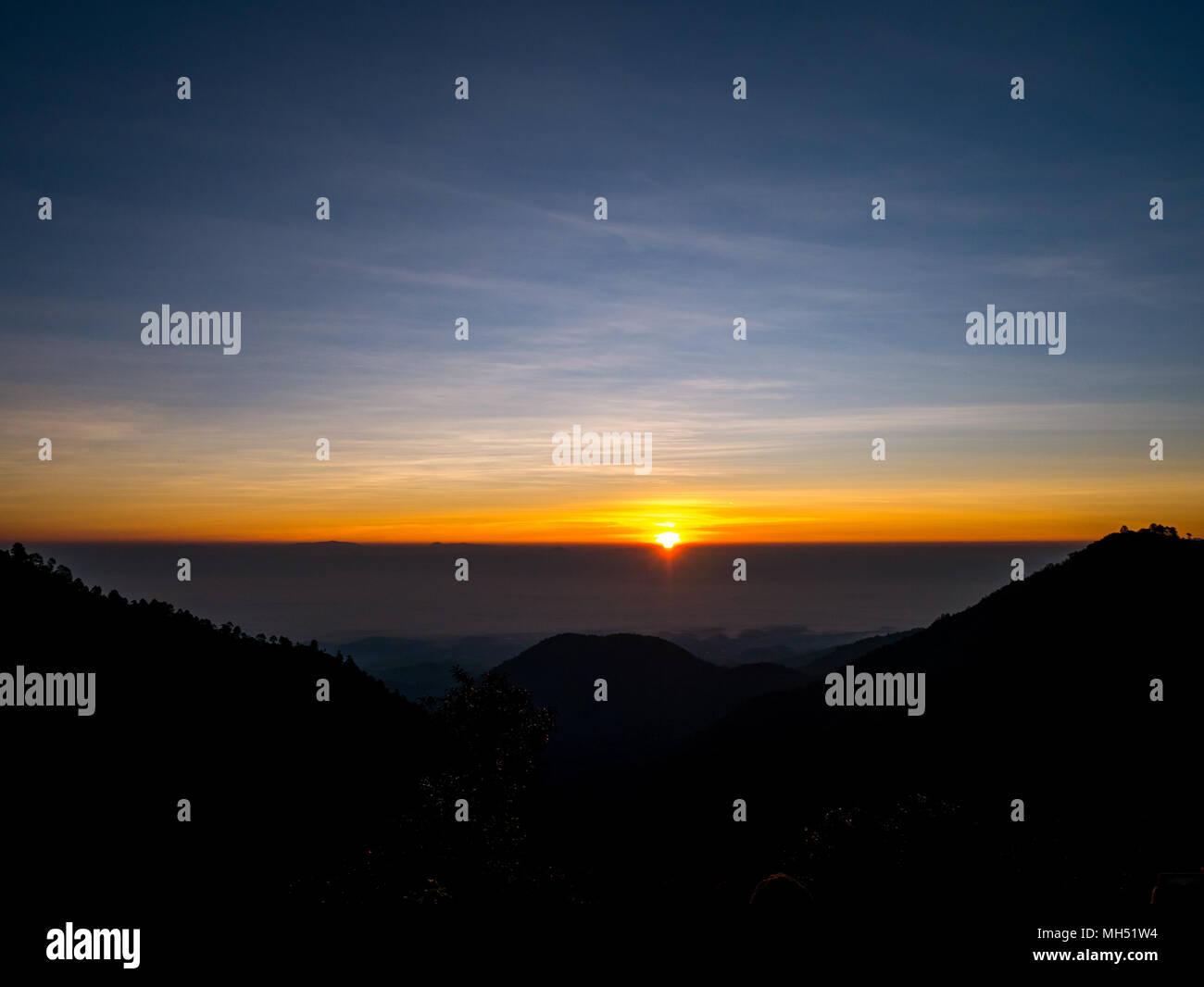 Beautiful mountain skyline hi-res stock photography and images - Alamy