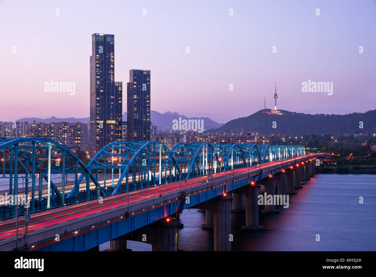 Night view of Dongjak bridge in Seoul, South Korea Stock Photo - Alamy