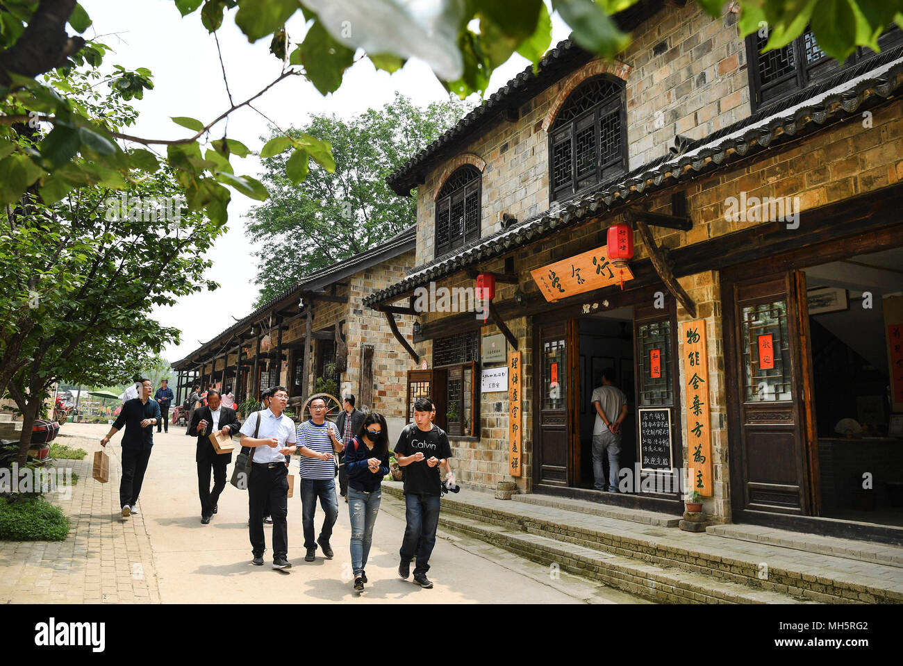 28 30 years hi-res stock photography and images - Alamy