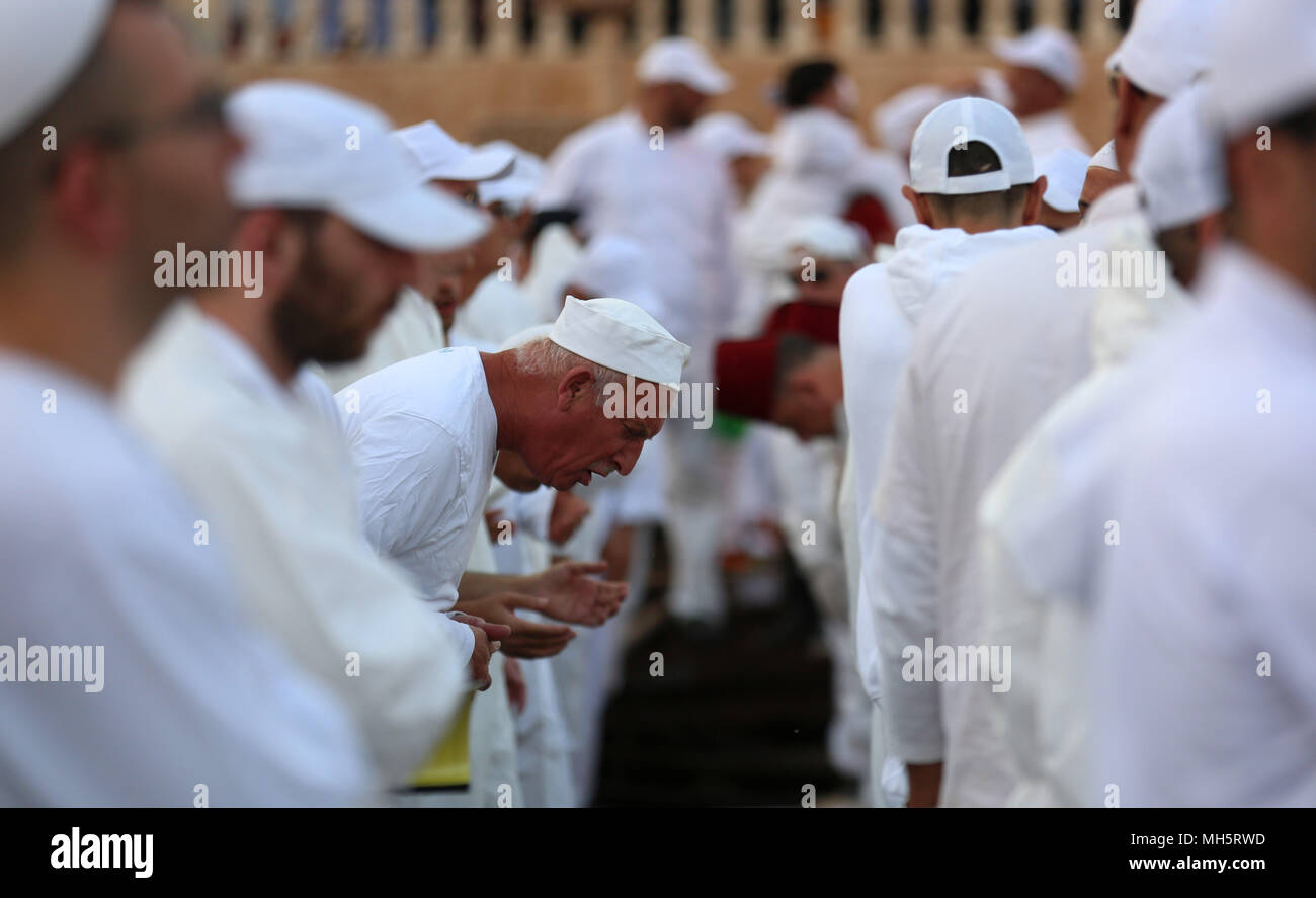 Members of the Samaritan community take part in the Passover Sacrifice ...