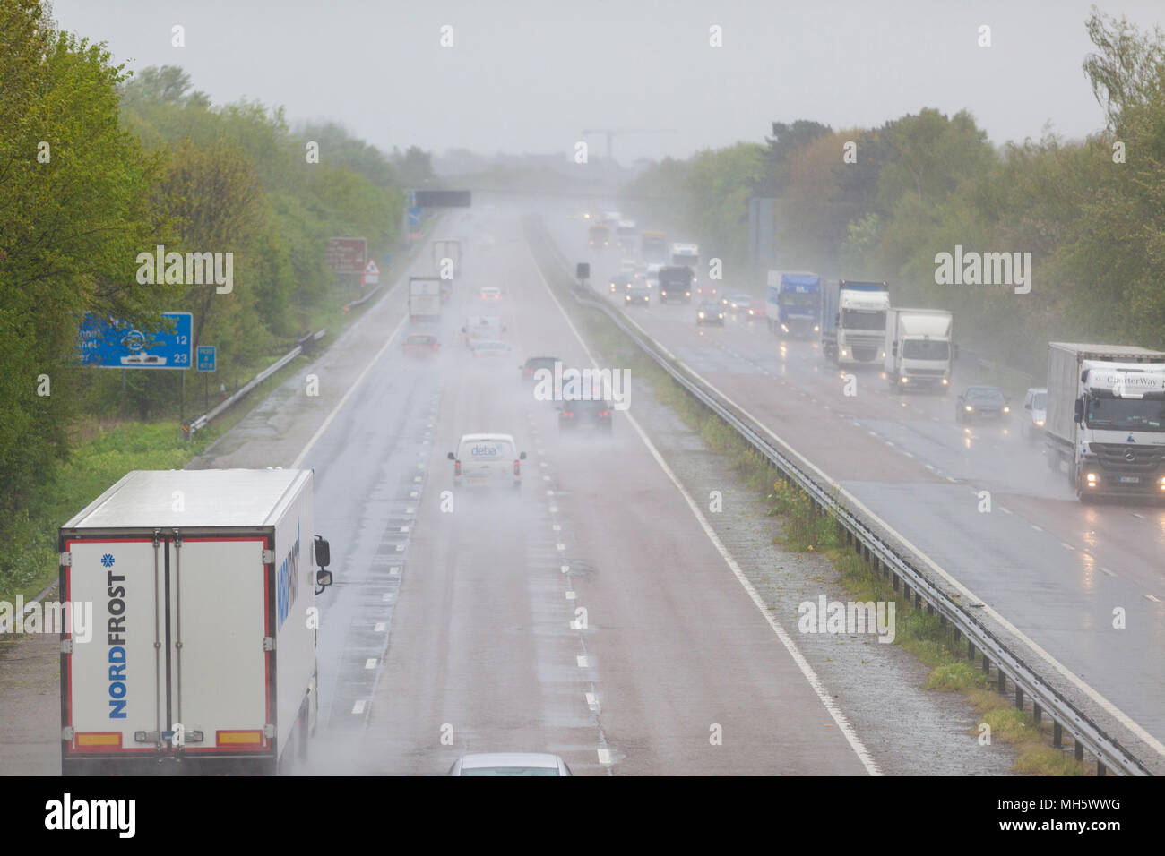 Traffic rainy conditions hi-res stock photography and images - Alamy