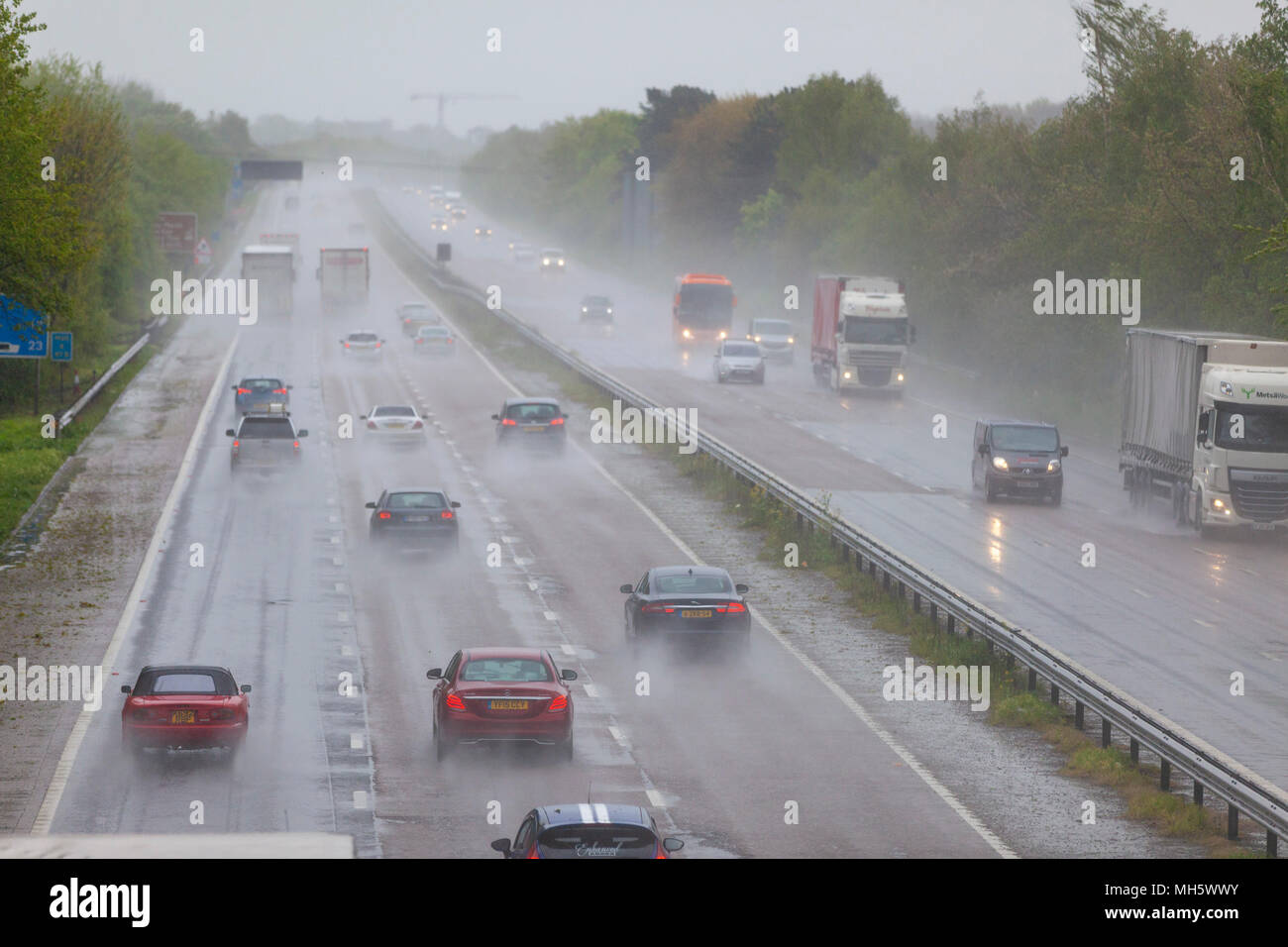 Traffic rainy conditions hi-res stock photography and images - Alamy