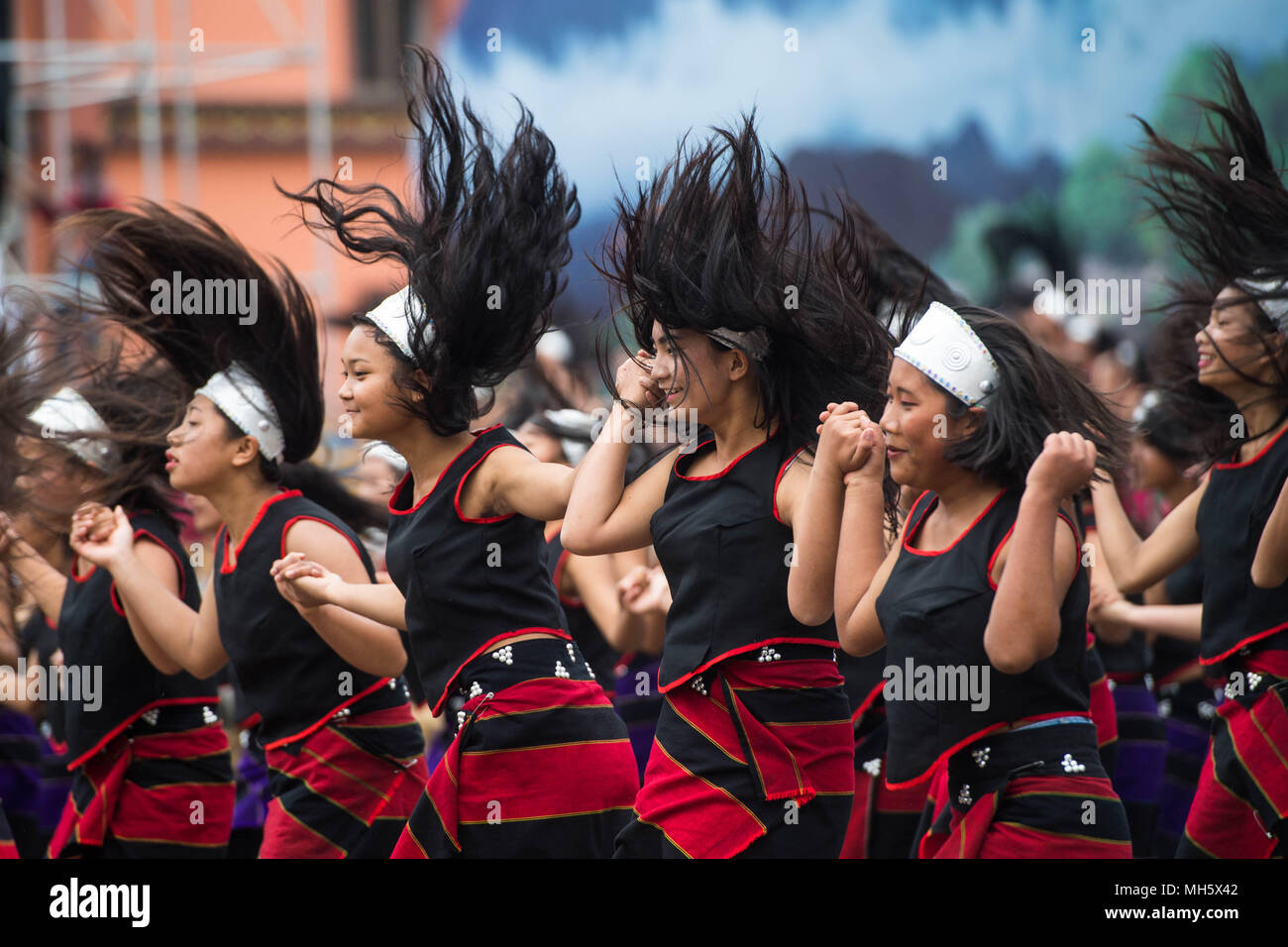 Cangyuan, China's Yunnan Province. 30th Apr, 2018. People of Wa ethnic ...