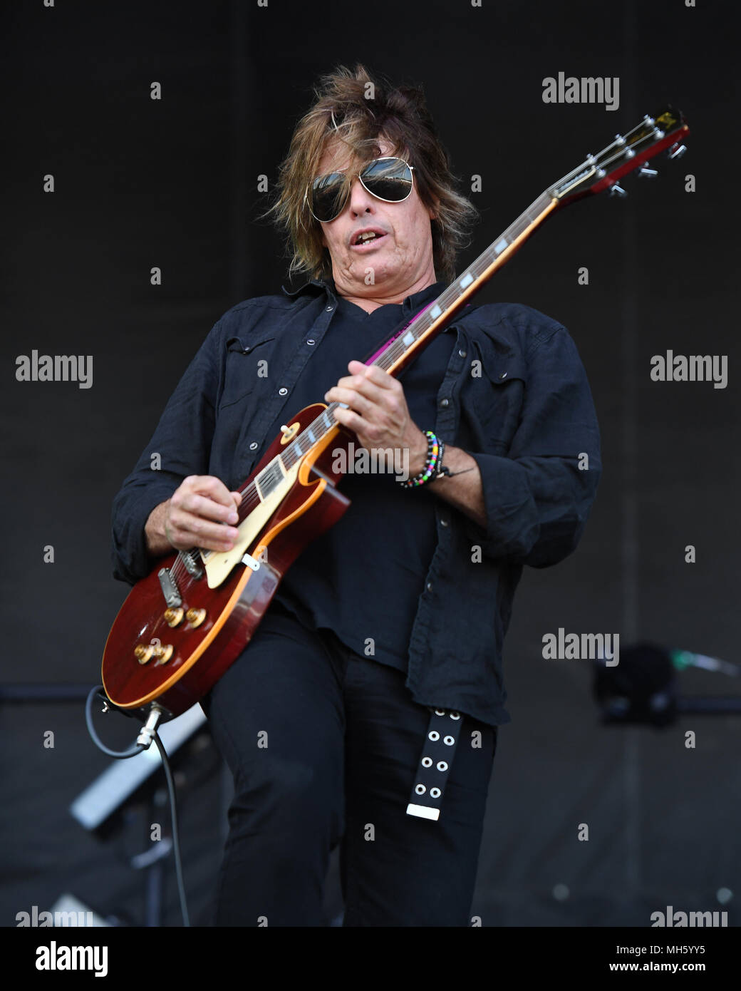 SUNRISE FL - APRIL 29: Dean DeLeo of Stone Temple Pilots performs ...