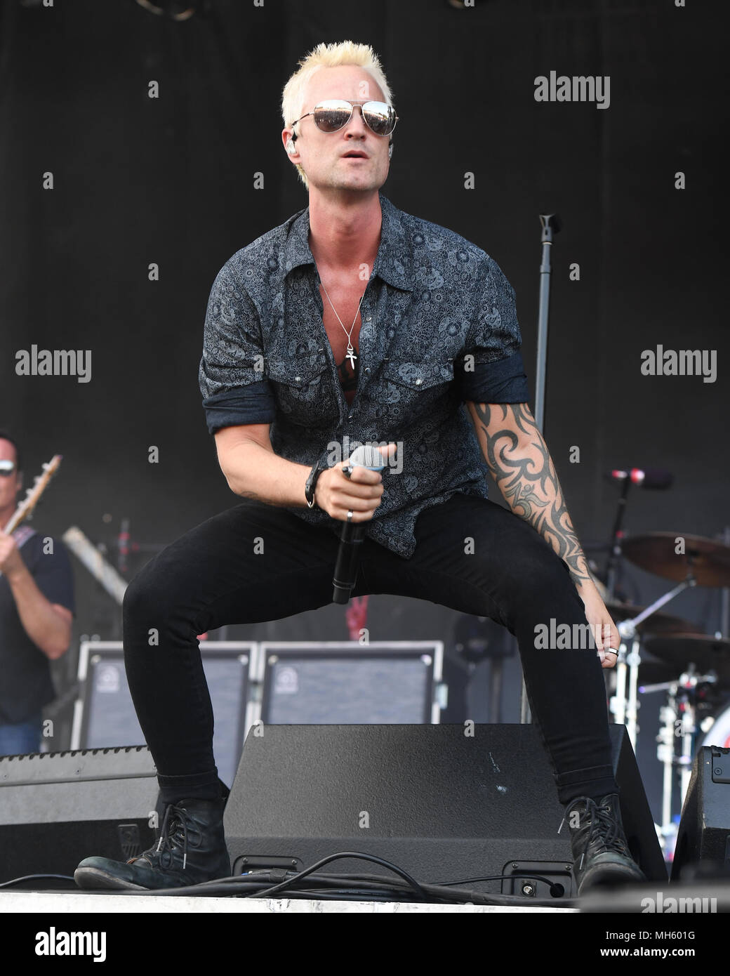 Stone temple pilots jeff gutt hi-res stock photography and images - Alamy