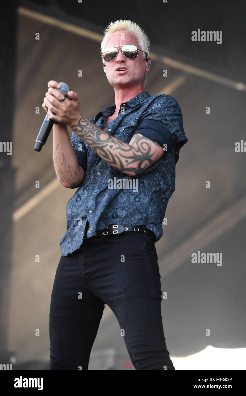 Stone temple pilots jeff gutt hi-res stock photography and images - Alamy