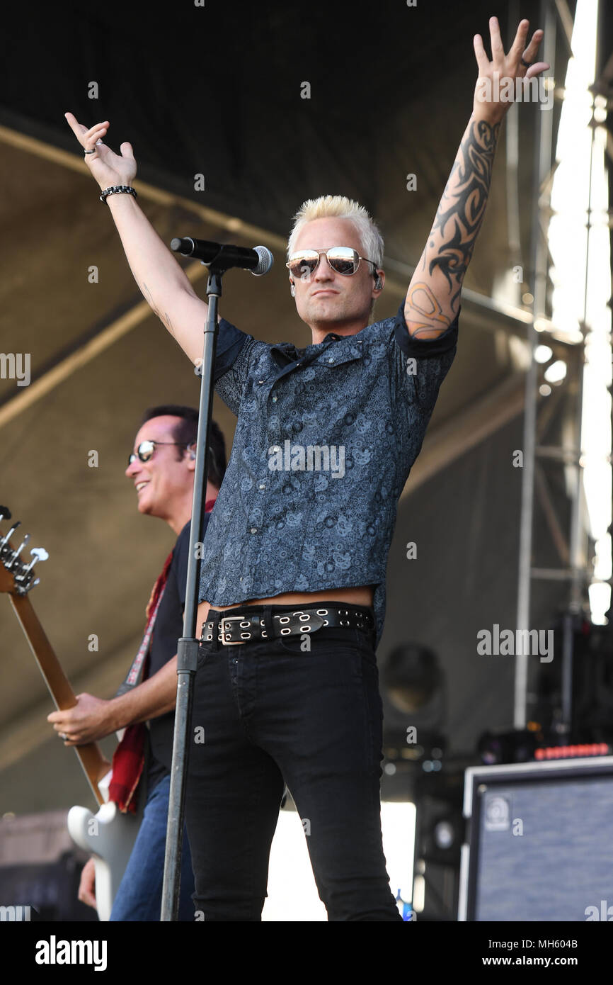 Stone temple pilots jeff gutt hi-res stock photography and images - Alamy