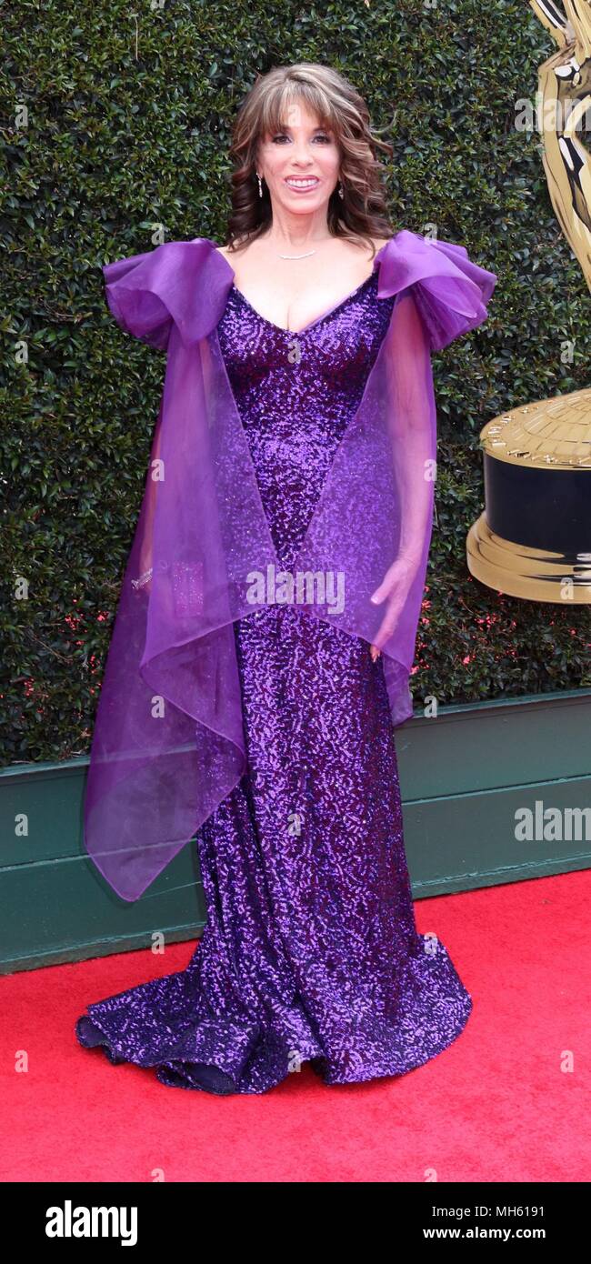 Kate linder emmys hi-res stock photography and images - Alamy