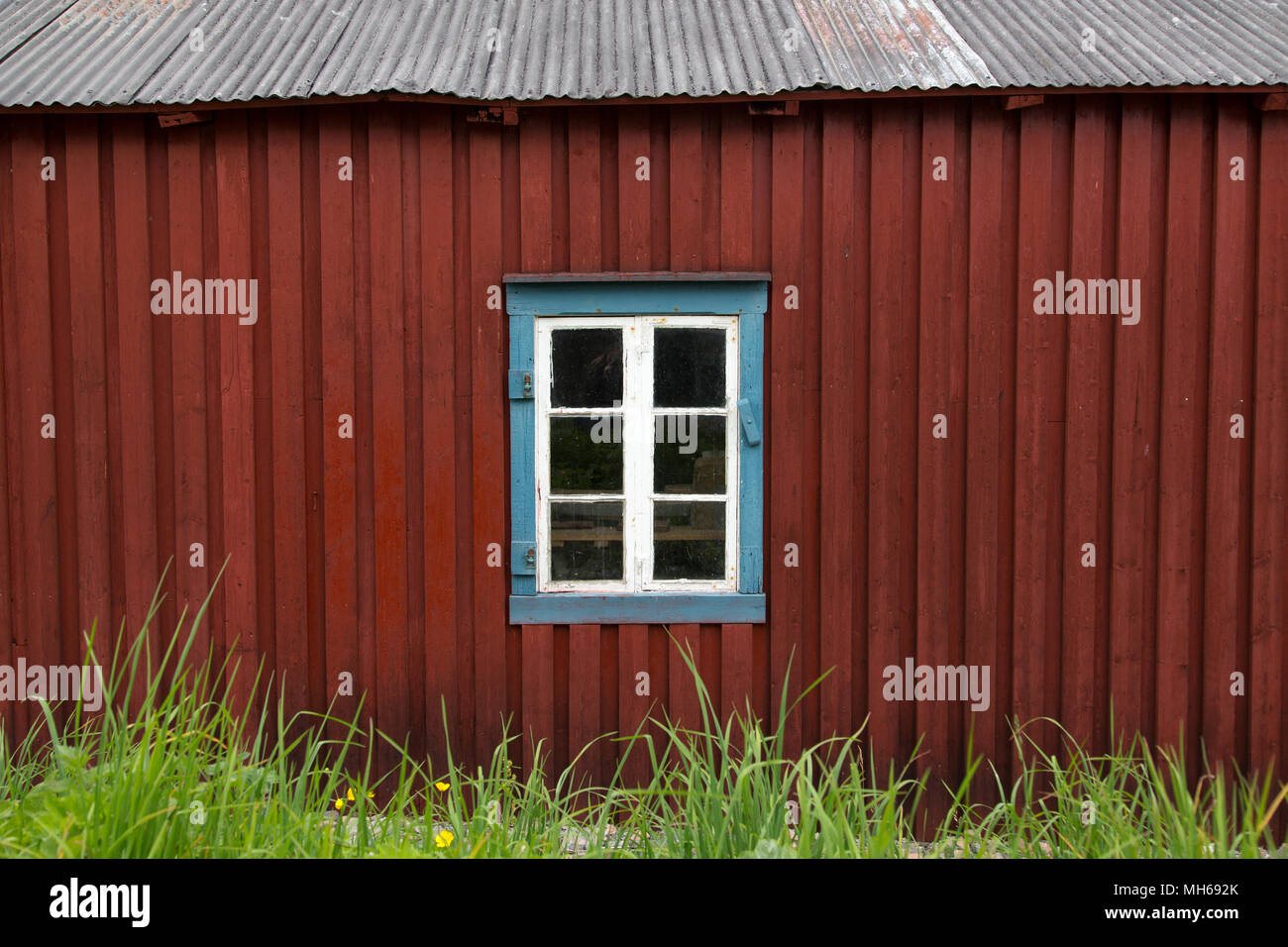 Red fishing huts in Norway Stock Photo - Alamy