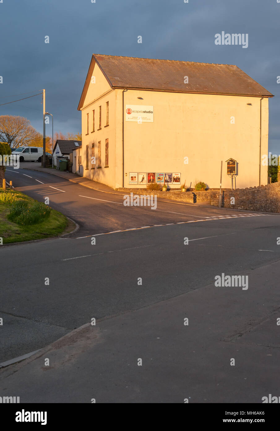 Acapela studios hi-res stock photography and images - Alamy