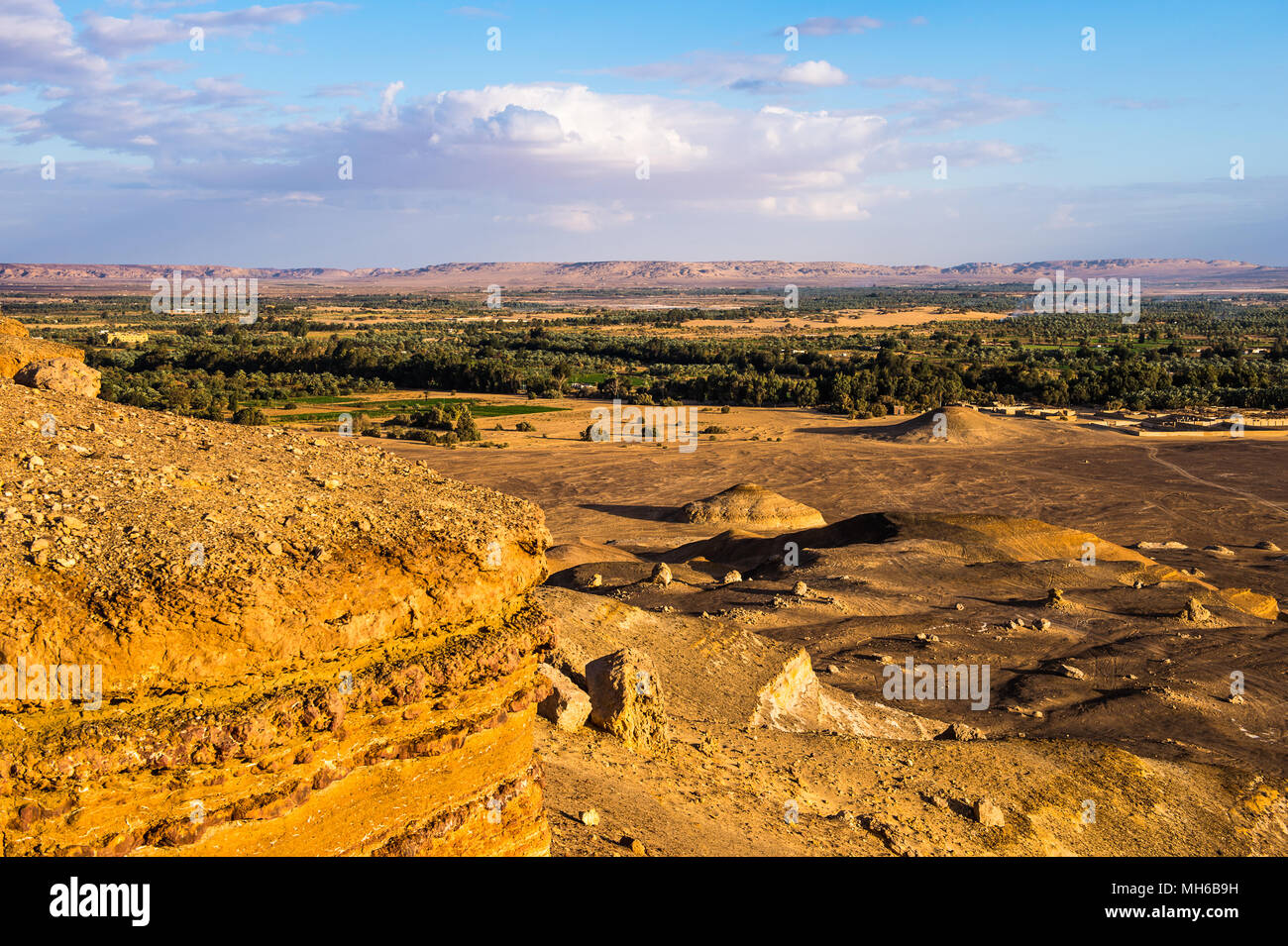 Mountain on the sunset near the Bahariya Oasis in the Sahara Desert in ...