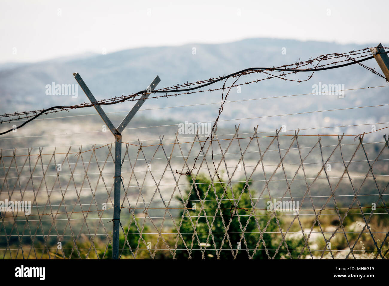 Border between two countries hi-res stock photography and images - Alamy