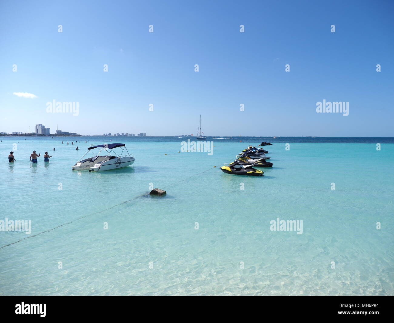 Beauty view of sandy beach panorama at bay of Caribbean Sea in Cancun ...