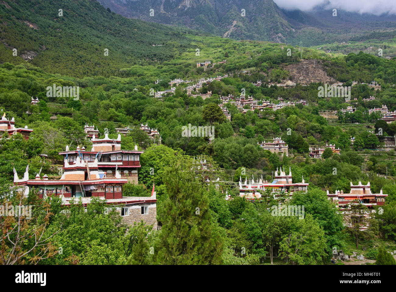 Traditional Tibetan homes in the charming village of Jiaju, Sichuan ...