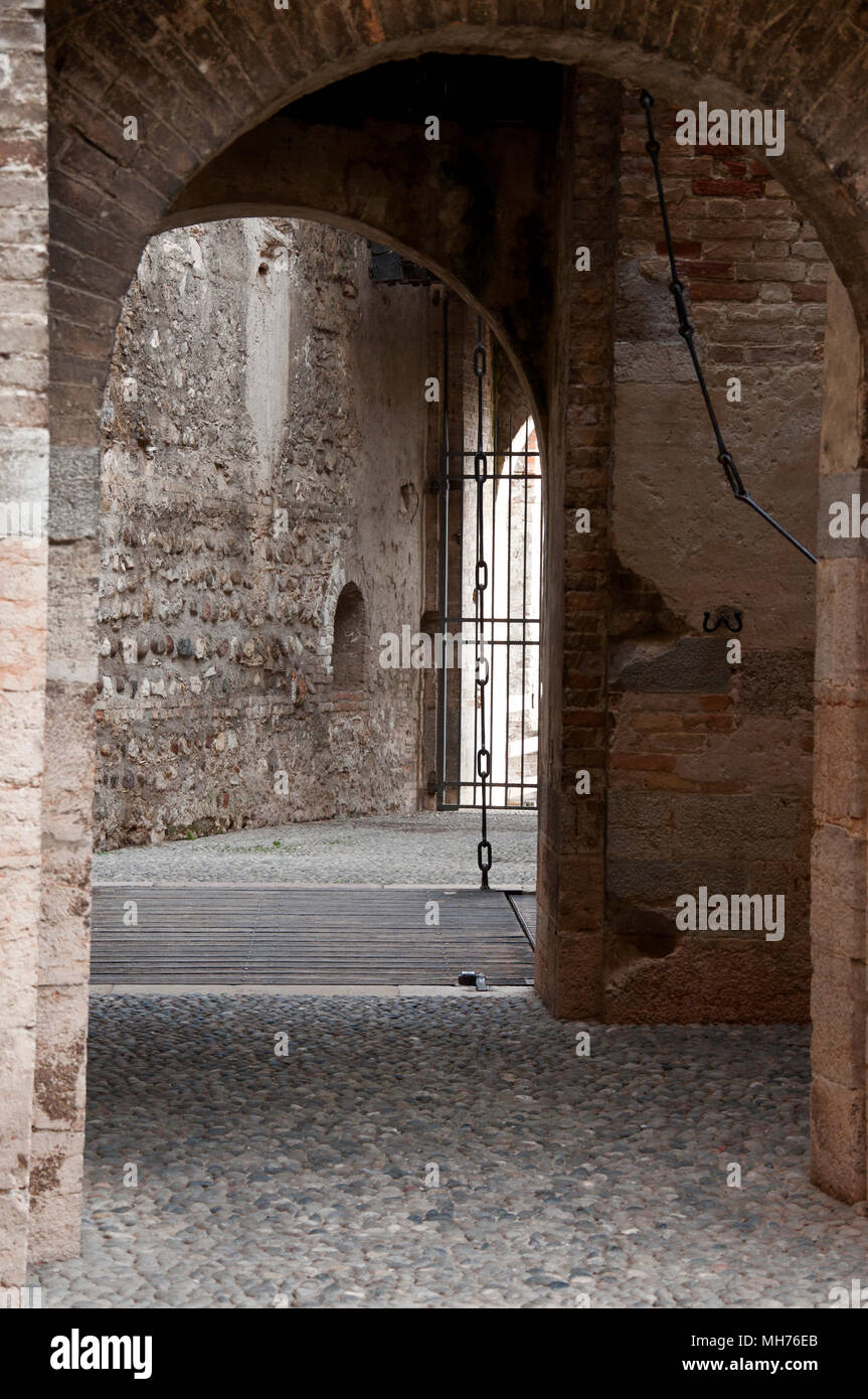 entrance to the castle with arched door Stock Photo - Alamy