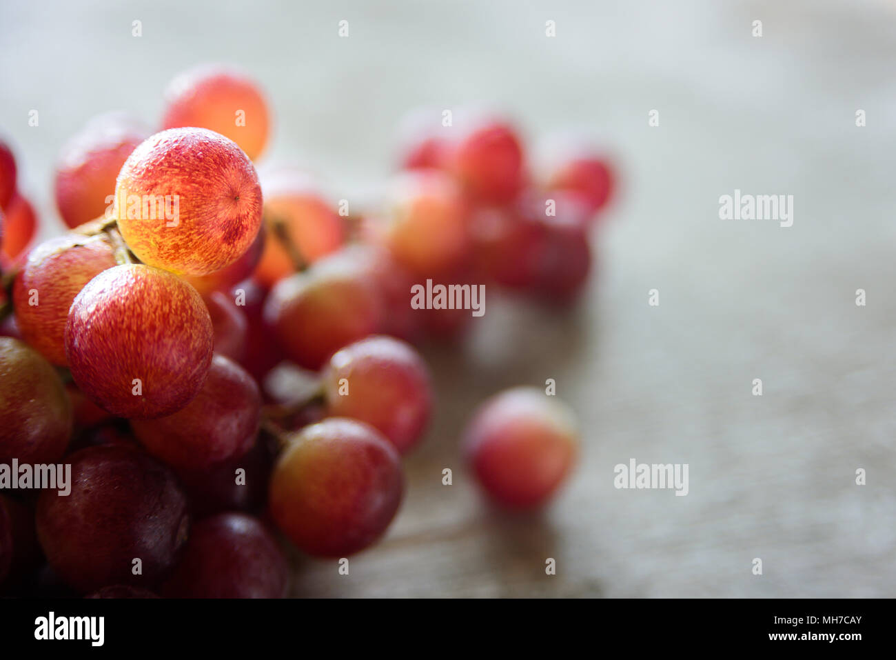 Bunch red grape hi-res stock photography and images - Alamy