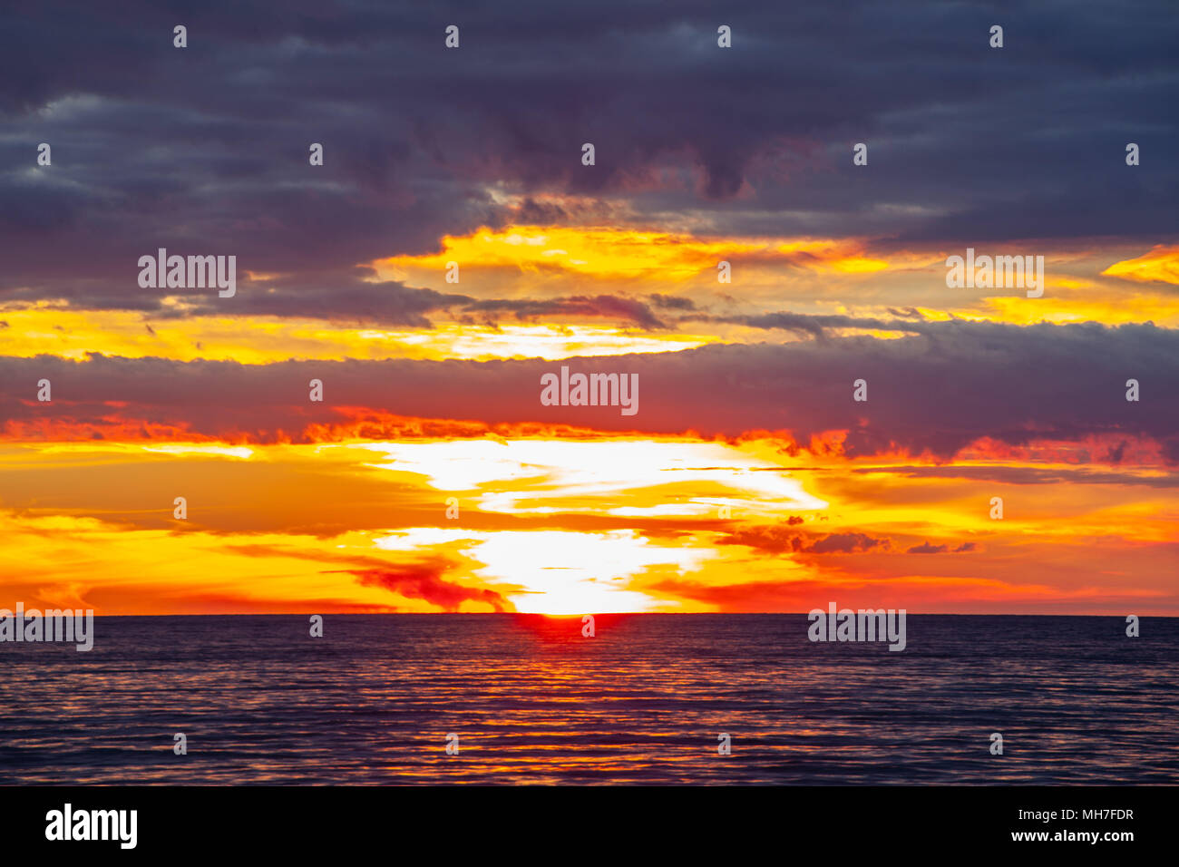 Moody ocean scene hi-res stock photography and images - Alamy