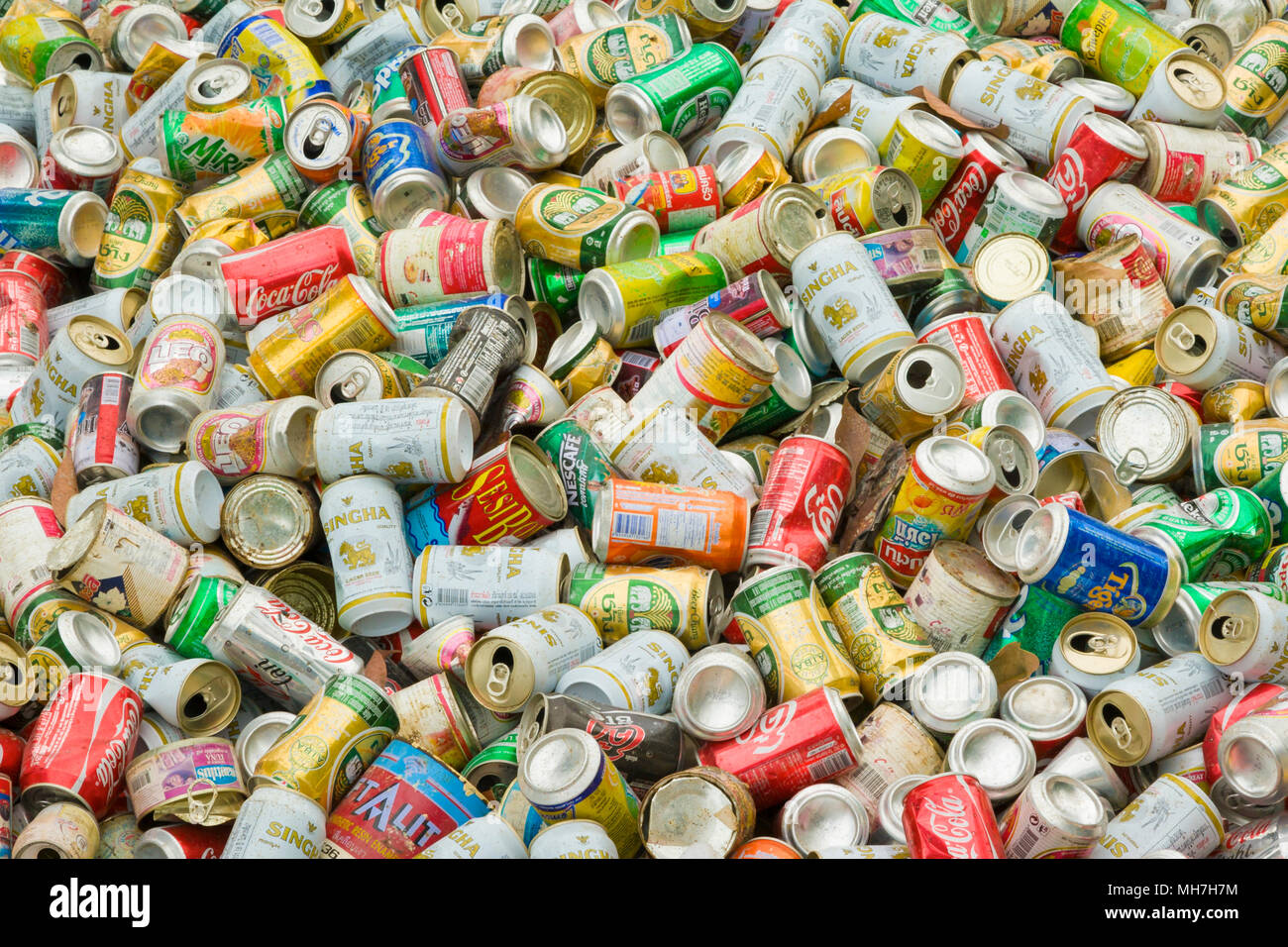 Recycled cans hi-res stock photography and images - Alamy