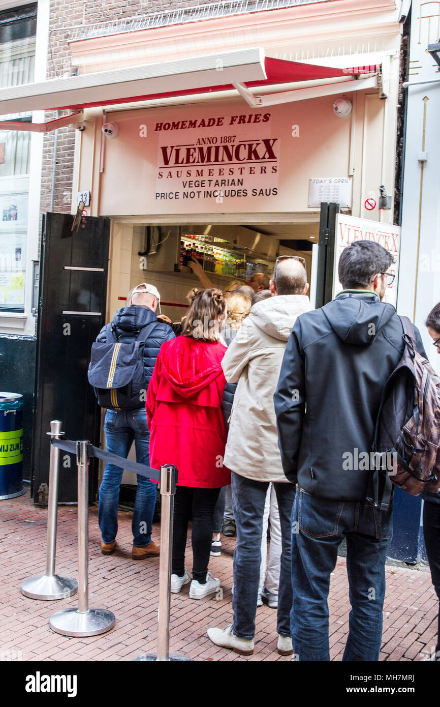 Restaurant lines hi-res stock photography and images - Alamy
