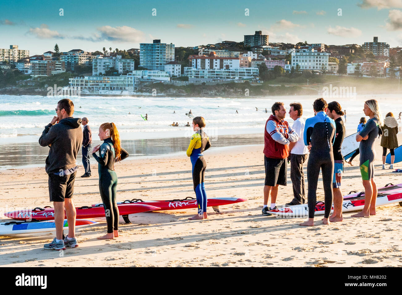 Bondi beach surfers hi-res stock photography and images - Alamy