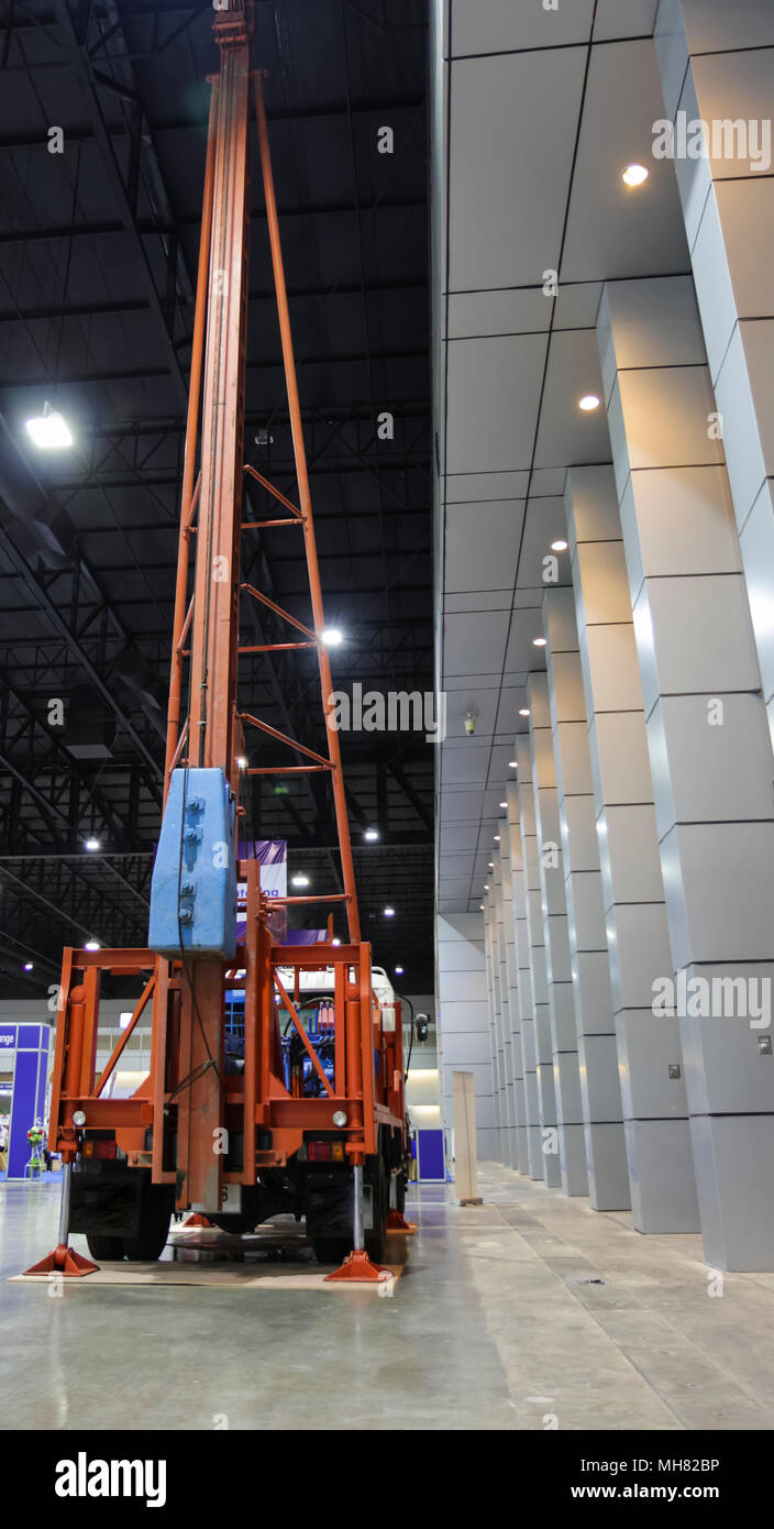 Crane dropped hammer pile driver ; Truck Stock Photo - Alamy