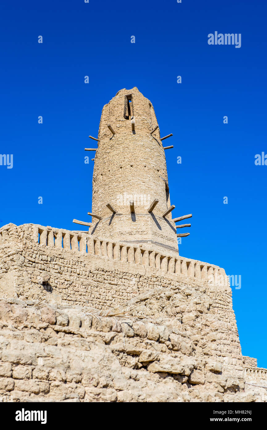 Old mosque in Al Qasr, old village in Dakhla Desert, Egypt Stock Photo ...