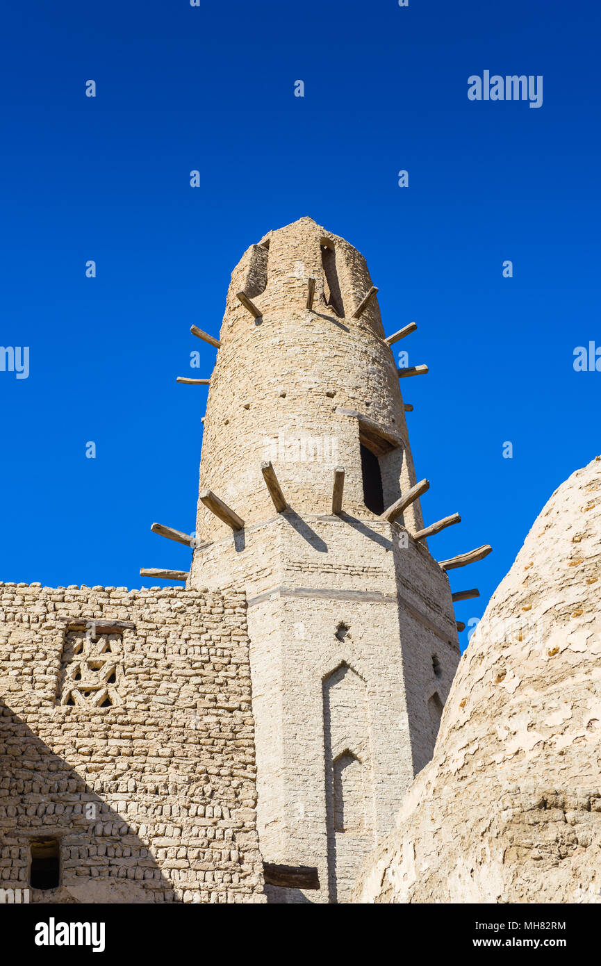 Old mosque in Al Qasr, old village in Dakhla Desert, Egypt Stock Photo ...