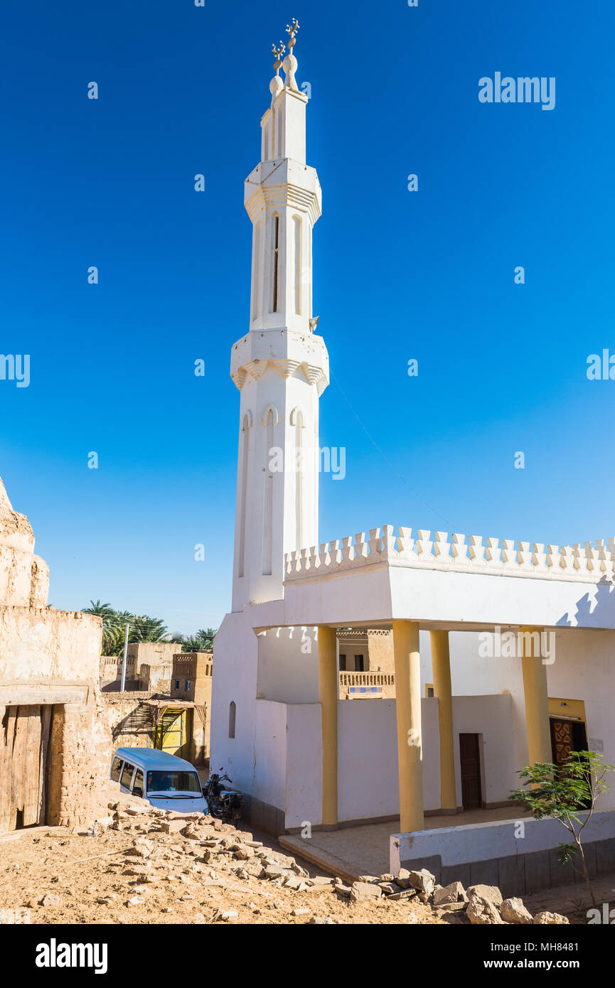 Mosque in Al Qasr, old village in Dakhla Desert, Egypt Stock Photo - Alamy
