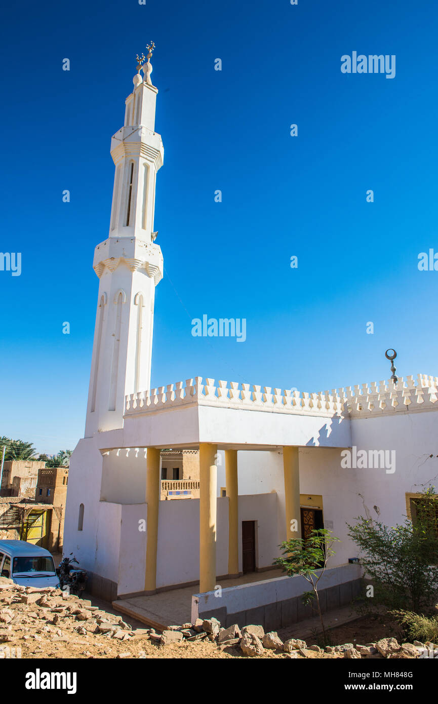 Mosque in Al Qasr, old village in Dakhla Desert, Egypt Stock Photo - Alamy