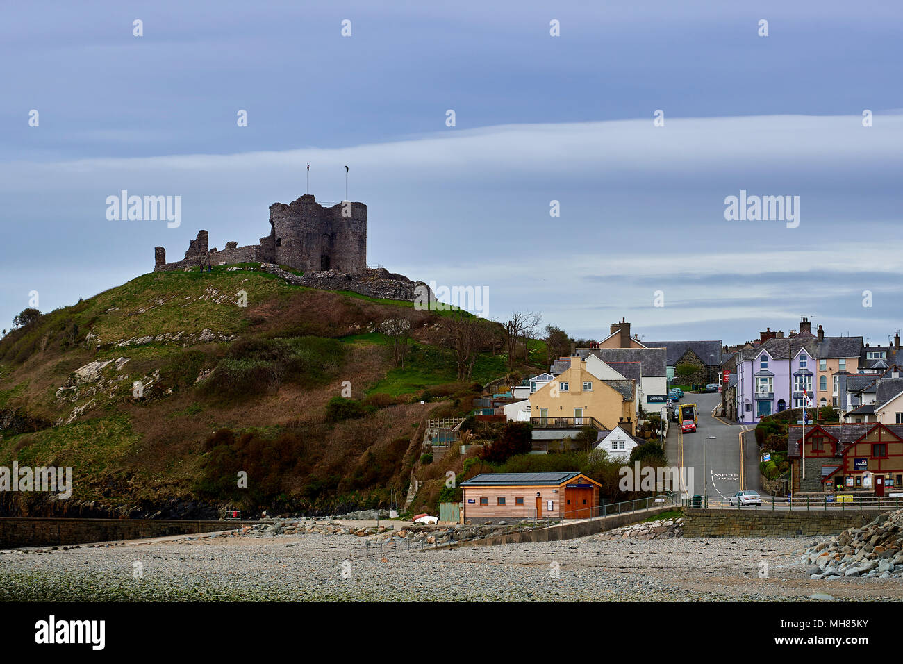 Criccieth is a seaside resort, popular with families. Attractions ...