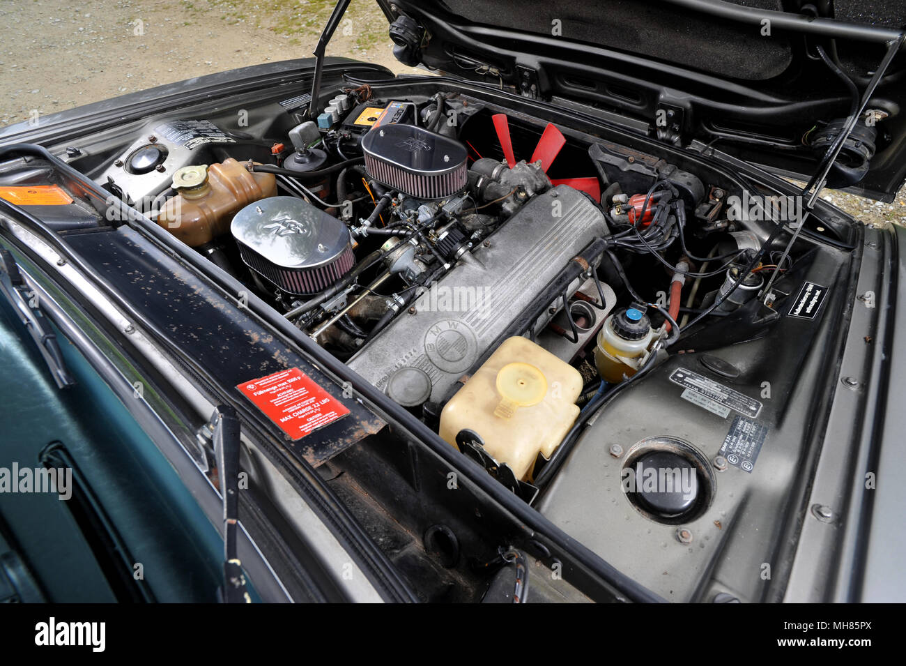 1975 BMW 3.3L E3 classic German luxury saloon car Stock Photo - Alamy