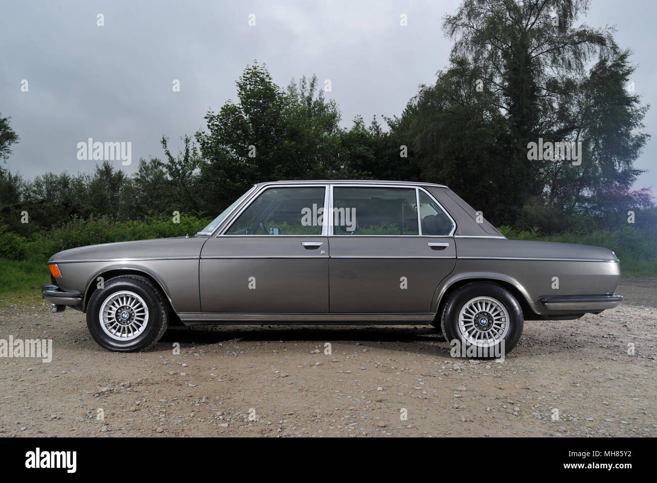 1975 BMW 3.3L E3 classic German luxury saloon car Stock Photo - Alamy