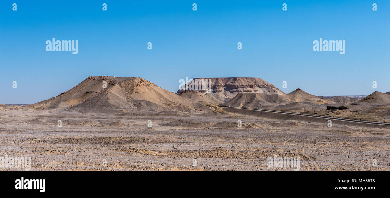 Beautiful desert landscape in Egypt Stock Photo - Alamy