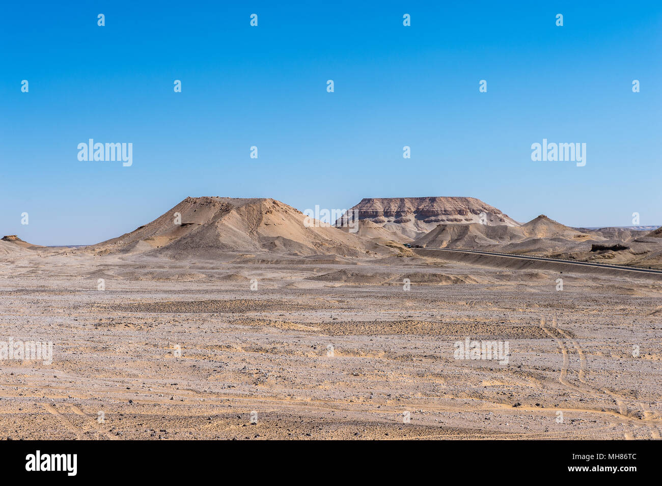 Beautiful desert landscape in Egypt Stock Photo - Alamy