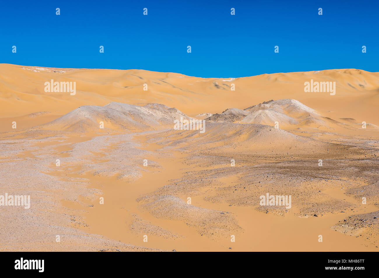 Beautiful desert landscape in Egypt Stock Photo - Alamy