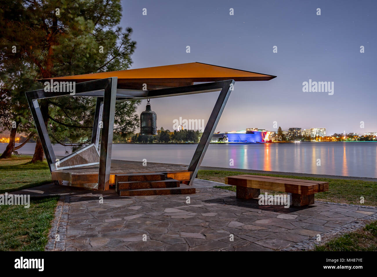 Modern sculpture canberra hi-res stock photography and images - Alamy