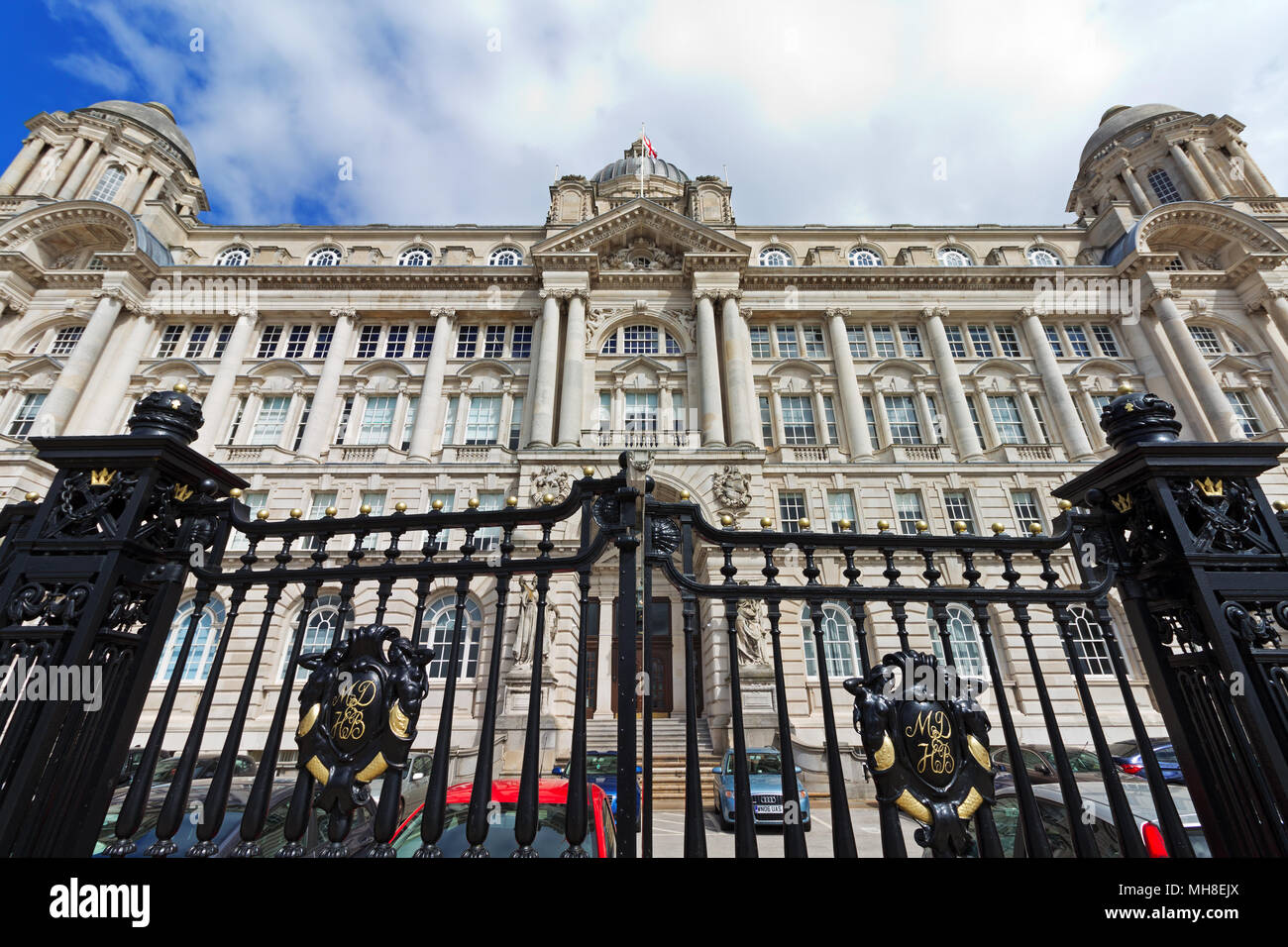 The Port of Liverpool Building, one of the so called Three Graces on ...