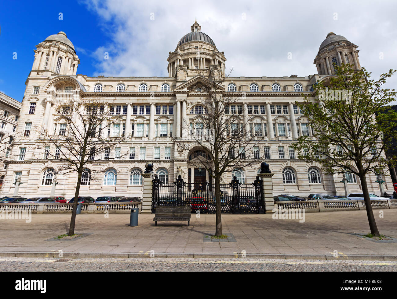 The Port of Liverpool Building, one of the so called Three Graces on ...