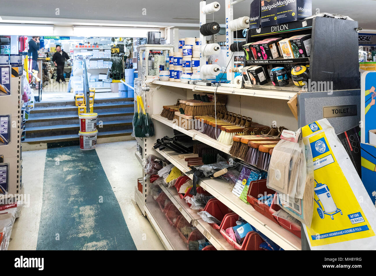 The interior of a DIY shop Stock Photo - Alamy